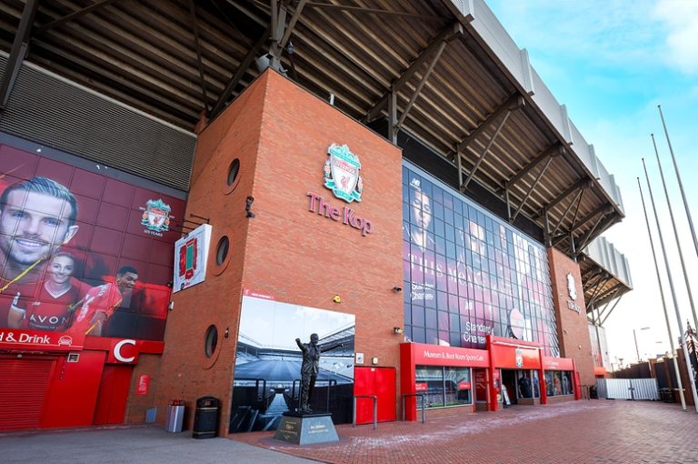 Taking Your Child to Their First Football Game: Which are the Must ...