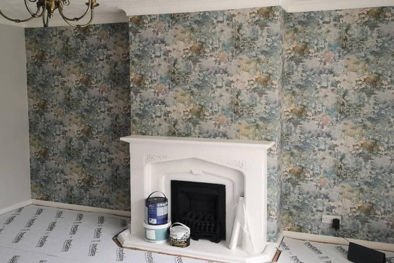 A Step by Step Guide to Wallpapering a Room for Beginners – Diary of ...