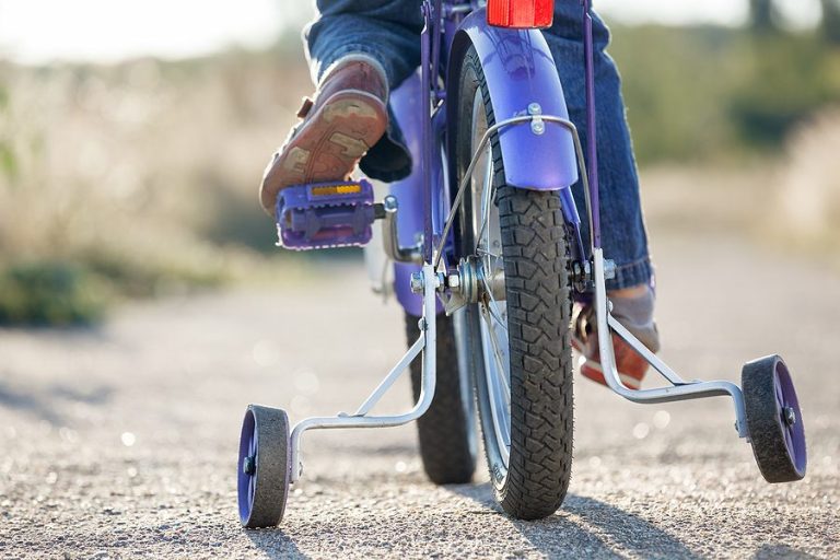 Teaching Kids to Ride a Bike: When to Lose the Stabilisers – Diary of ...